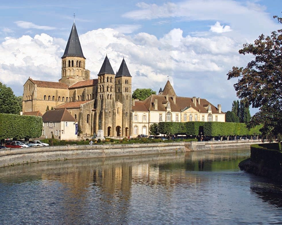 Basílica de Paray-le-Monial - As netas de Deus