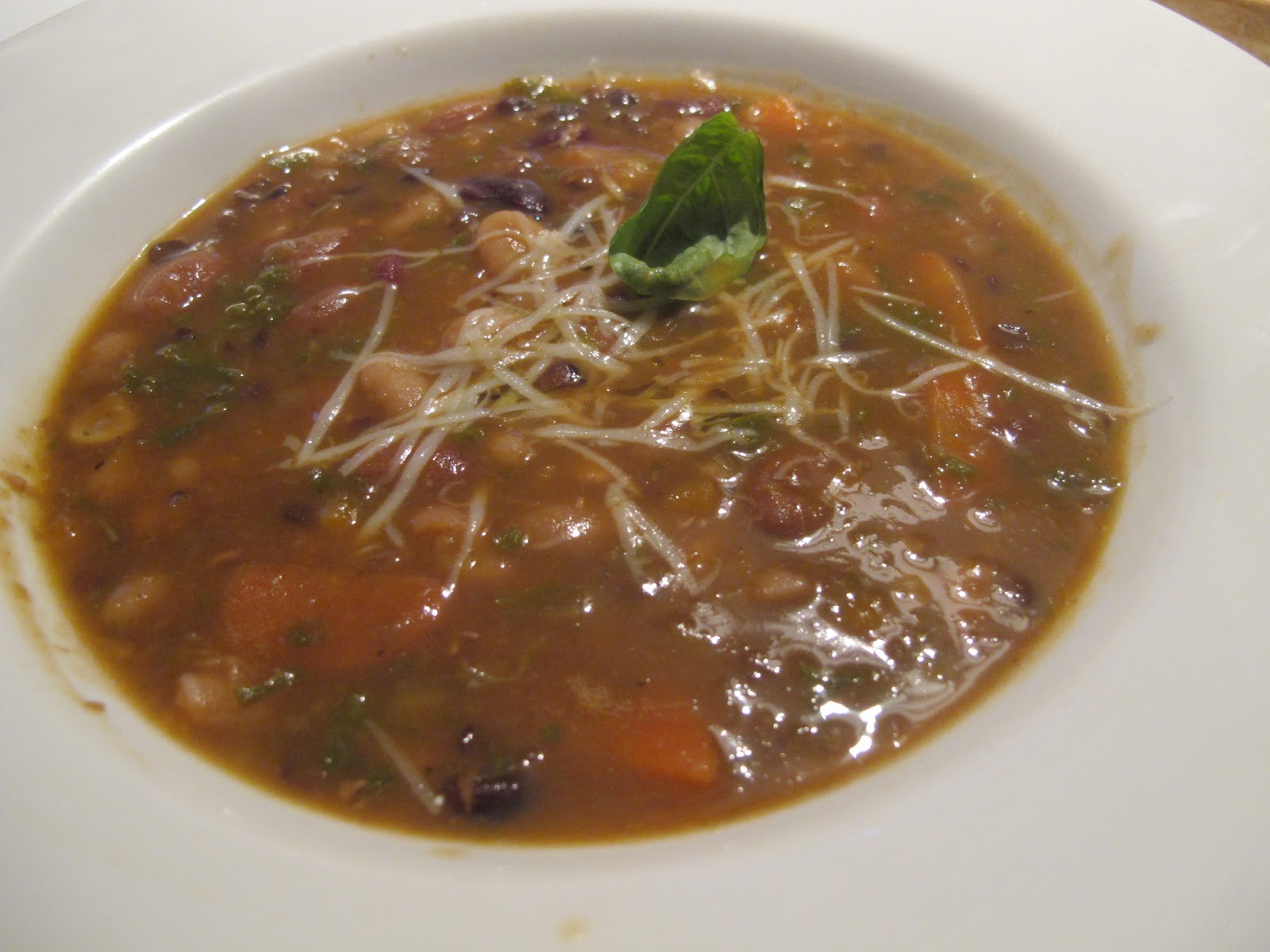 GUOD: Italiaanse gemengde bonensoep