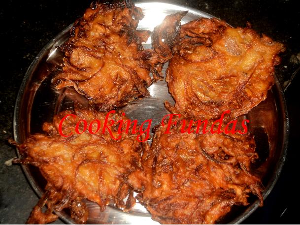 Cooking Fundas: Piyaji/Pyaj Pakoda
