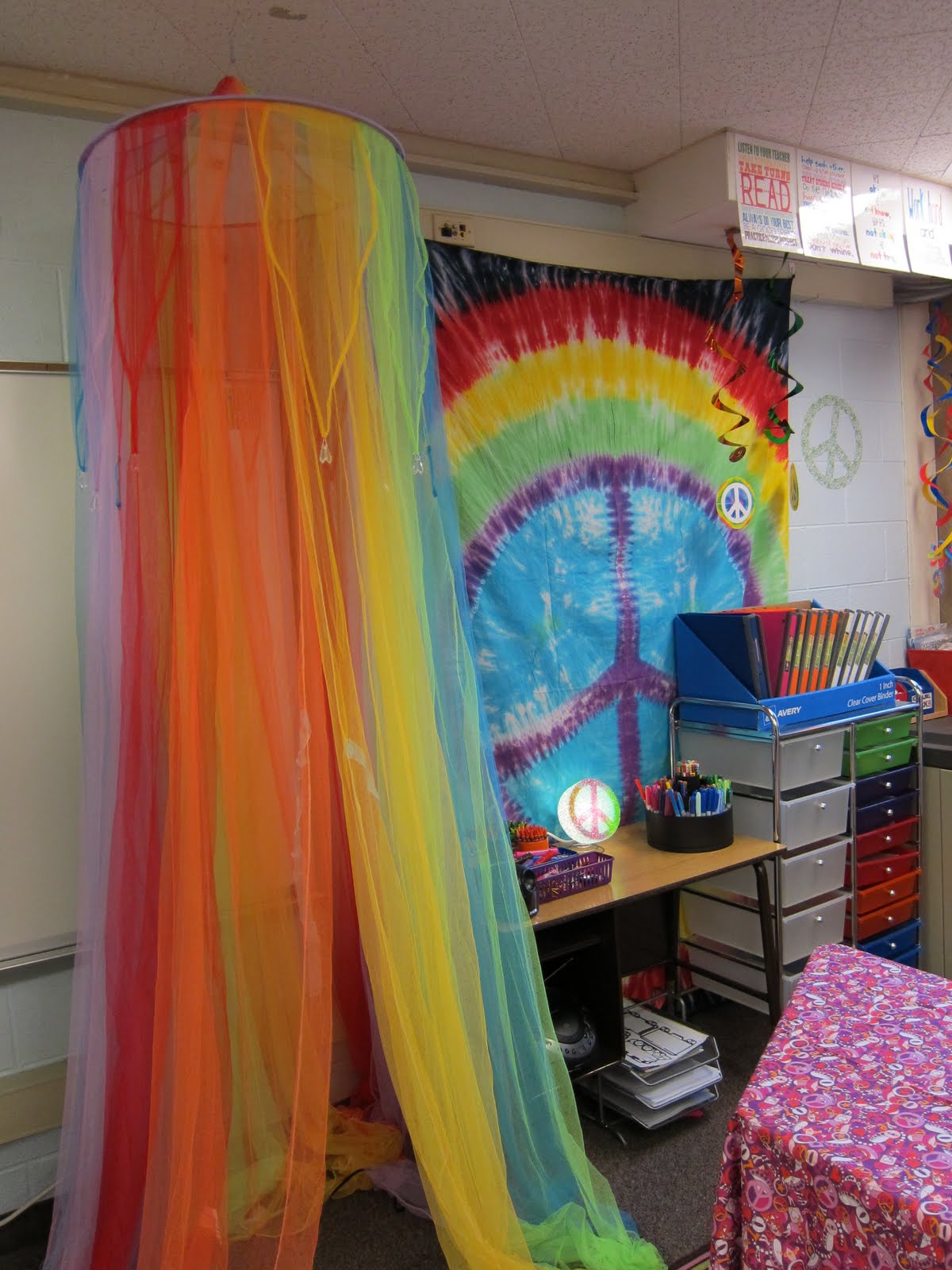 Peace, Love, First Grade: Classroom Photos