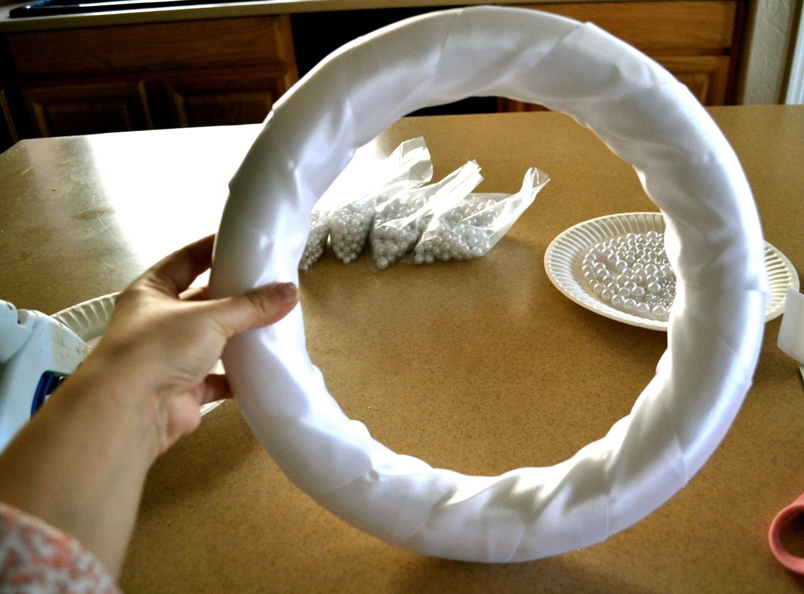 Tutorial: Pearl Embellished Wreath | Paddington Way.
