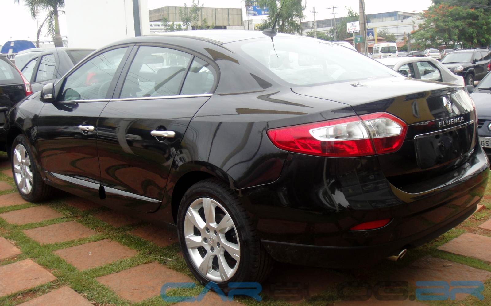 Renault Fluence Privilège 2013 - fotos, preço e ficha técnica