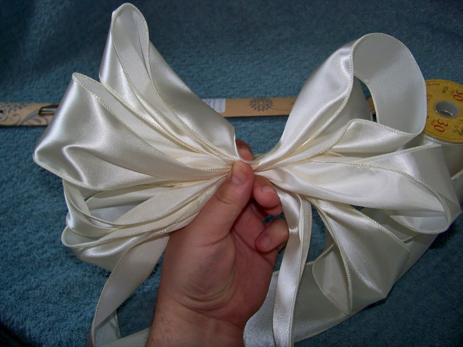 Road to the Aisle: Michelle & Sean's DIY Wedding: DIY Pew Bow