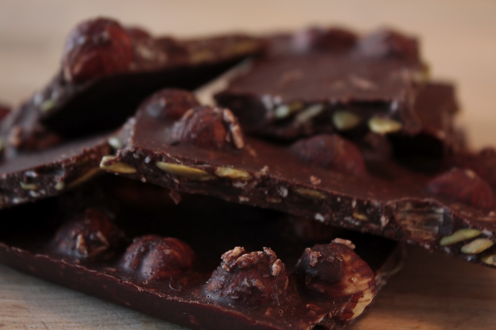 Superfoodmama: Nutty chocolate chunks
