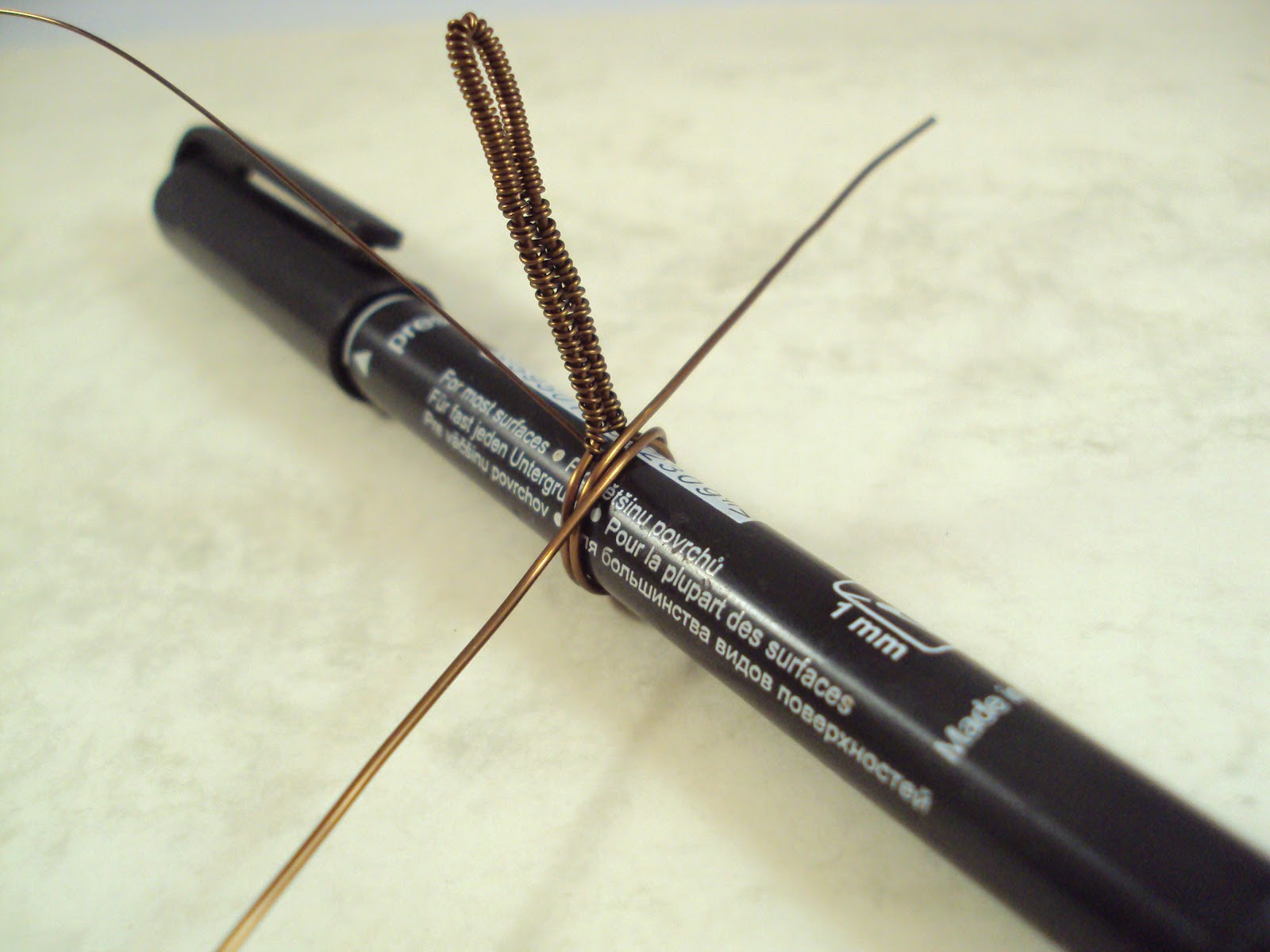 bairozan's blog: Coiled Wire Hook Bail Tutorial / Държач-кука от увита ...