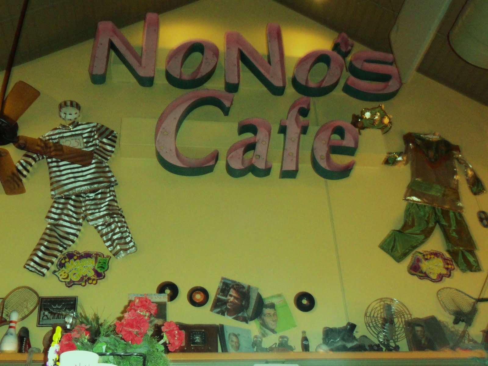 Elisa...Creating Memories: NoNo's cafe