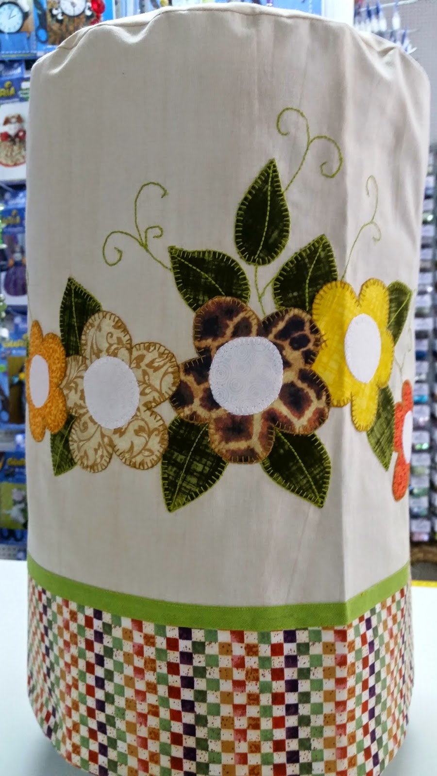 Loja Guria - Materiais e Cursos de Artesanato: Capa de Bambona com flores