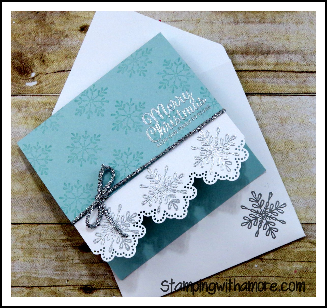 Stampingwithamore: SHIMMERING SNOWFLAKES CHRISTMAS CARD