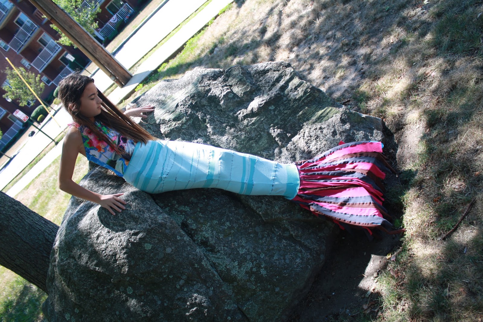 Black UniGryphon's Main Blog of Arts: DSLR The DIY Mermaid Tail Cosplay ...