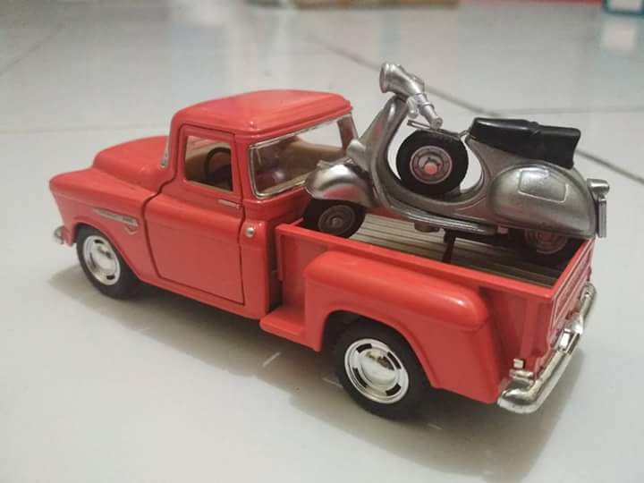 Miniatur Mobil Antik Chevy 3100 pick up 1955 - LAPAK MOBIL DAN MOTOR BEKAS