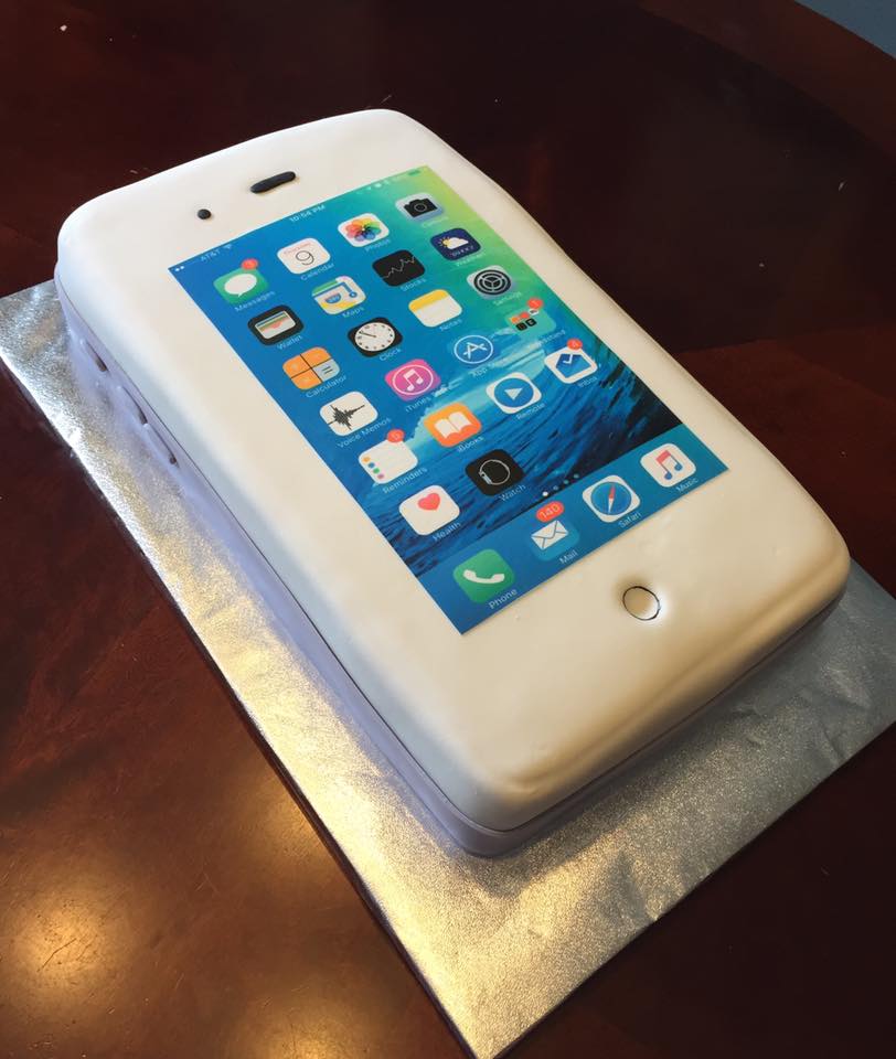 Wendy's Sweet Treats: iphone Cake