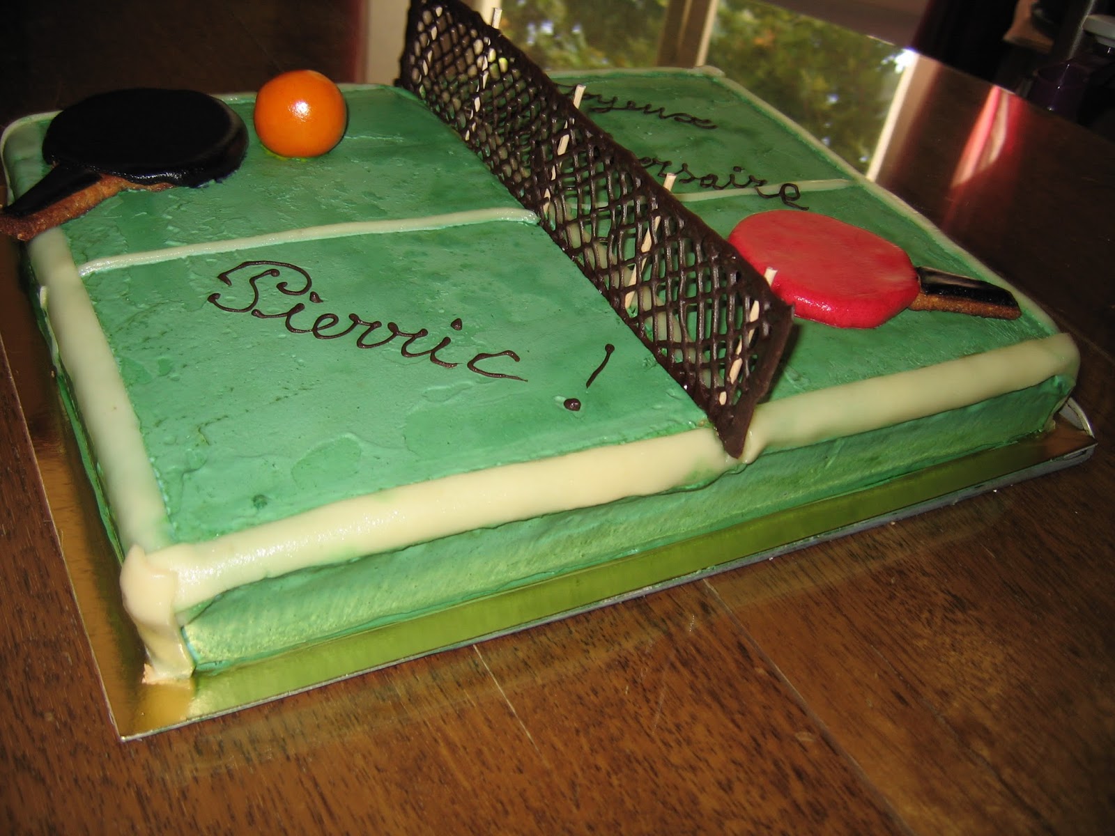 L'île aux gâteaux: La table de ping pong