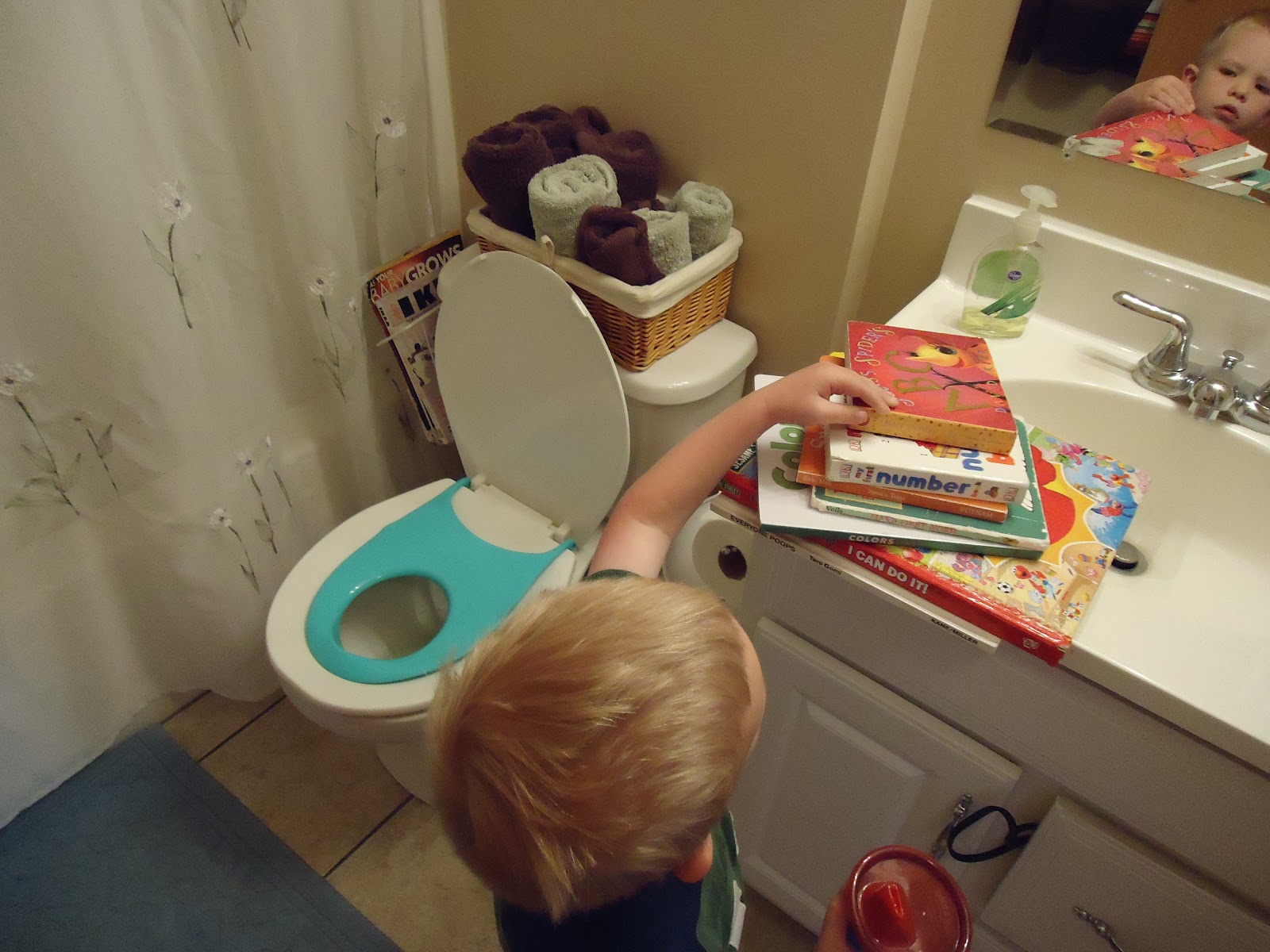 Life with Lucy, David and Vivian: Potty training a boy