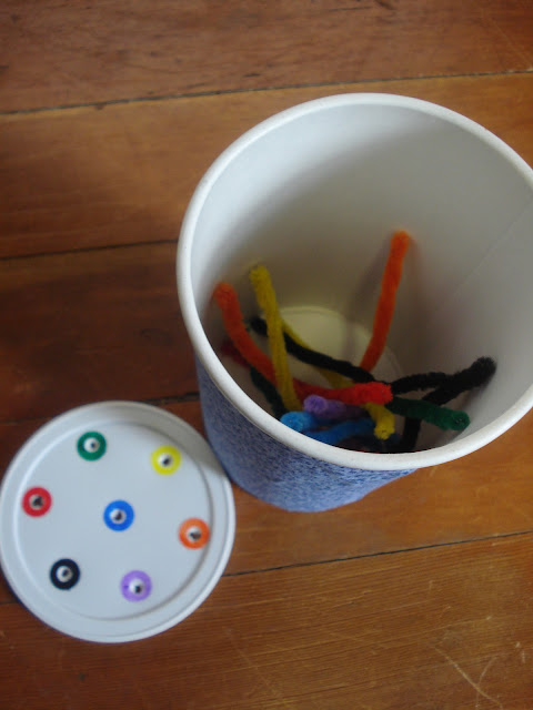 se la cava.: Pipe Cleaner Matching Game