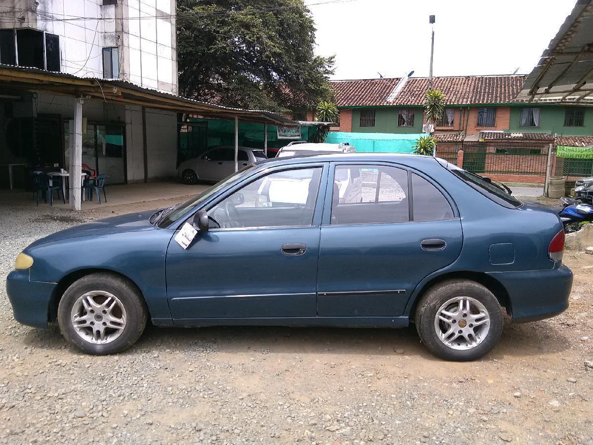 HYUNDAI ACCENT 1998 AZUL
