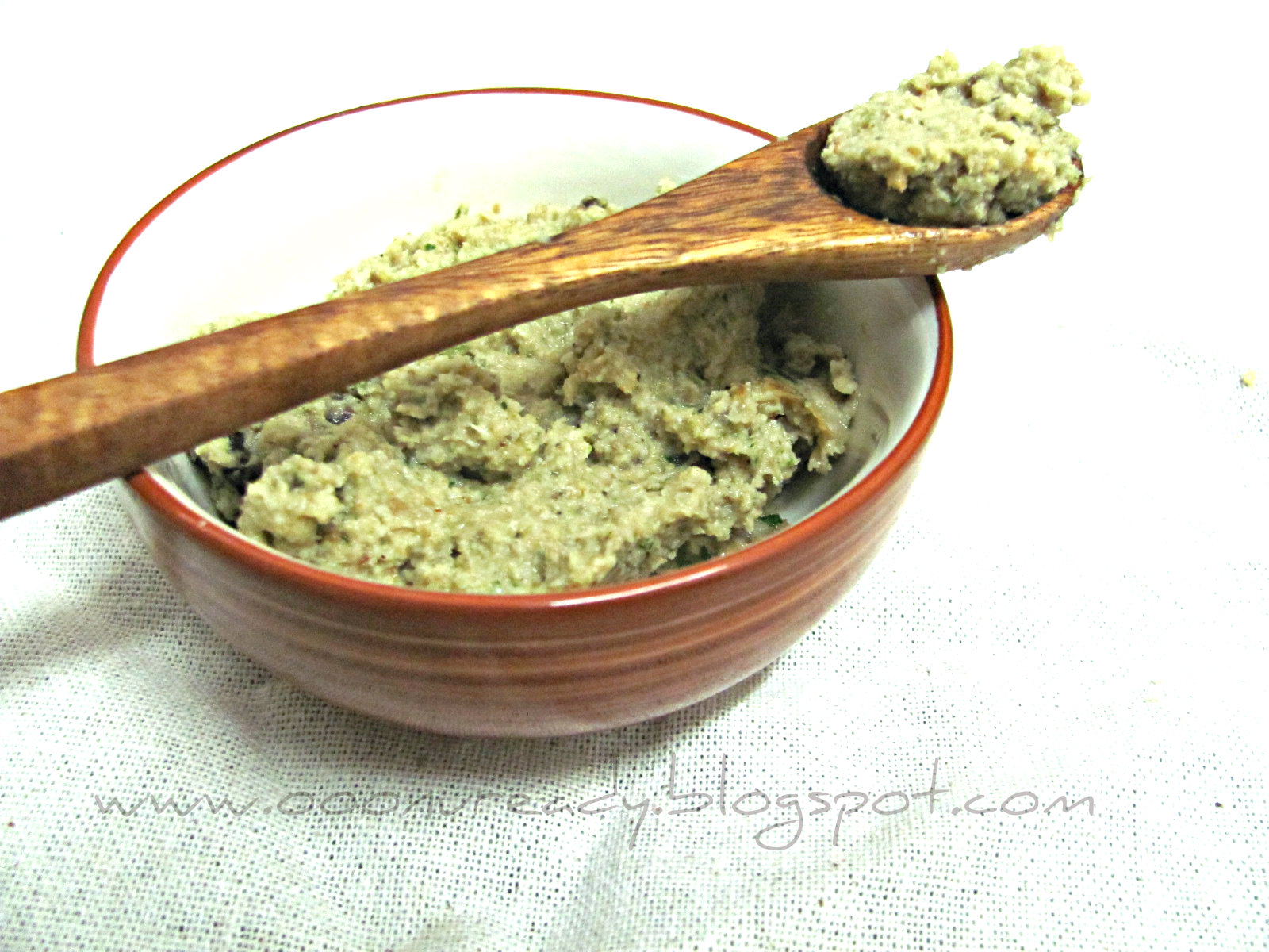 Oonu ready: Onakkachemeen chmandi - Dry prawns chutney