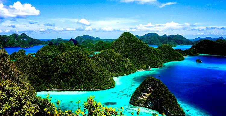 Wayag Island, Paradise Diving in Raja Ampat ~ PLACE OF INTEREST IN ...