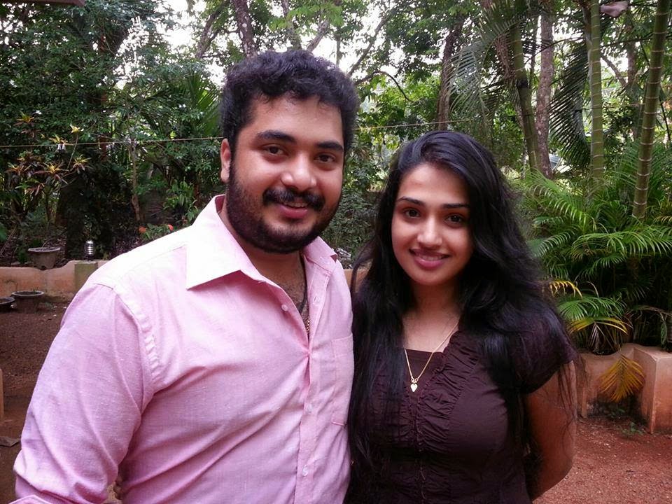 Malayalam Actor Vinu Mohan with wife - Fun Mixture