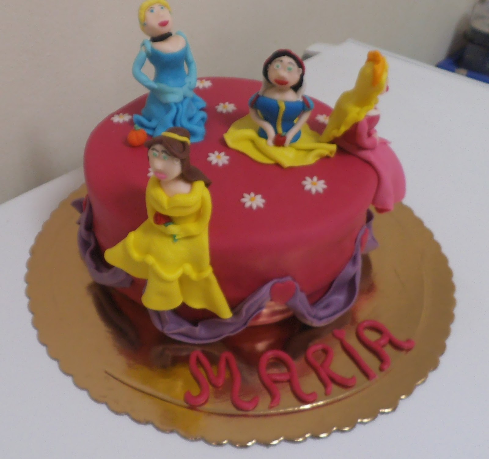 Gosto pela Doçaria: Bolo de Aniversário da Maria