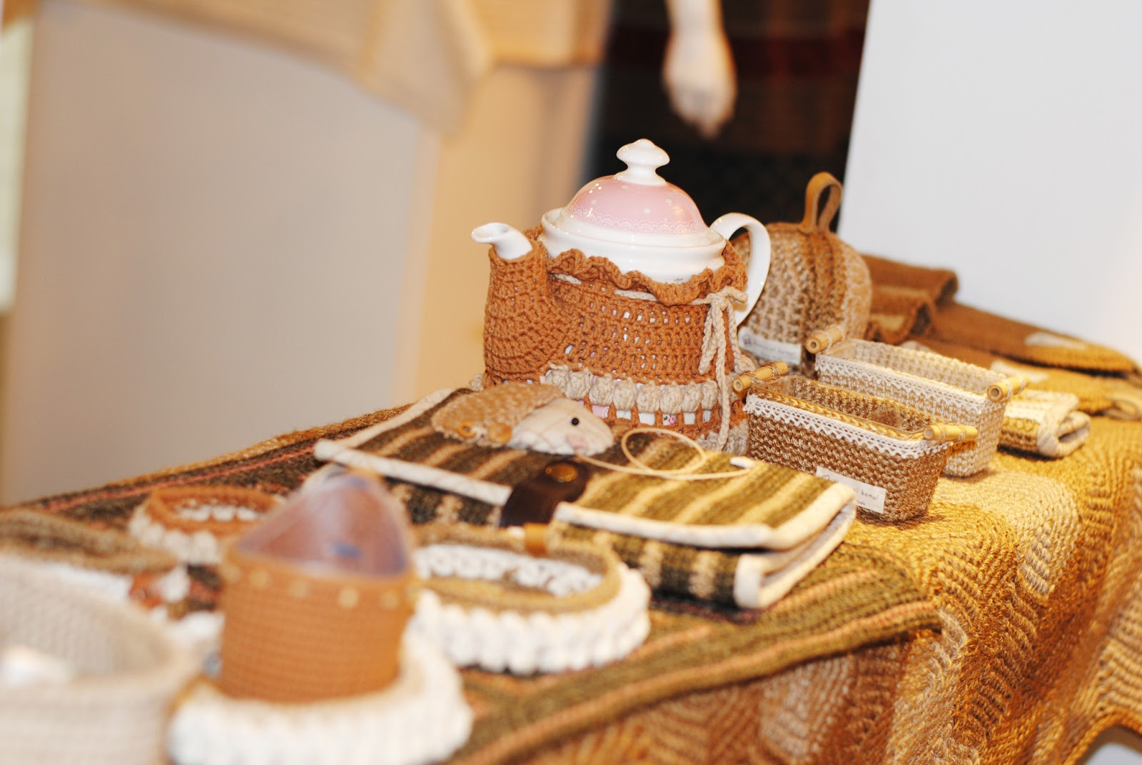 Falling In Light: Banul (Knitstory Cafe)