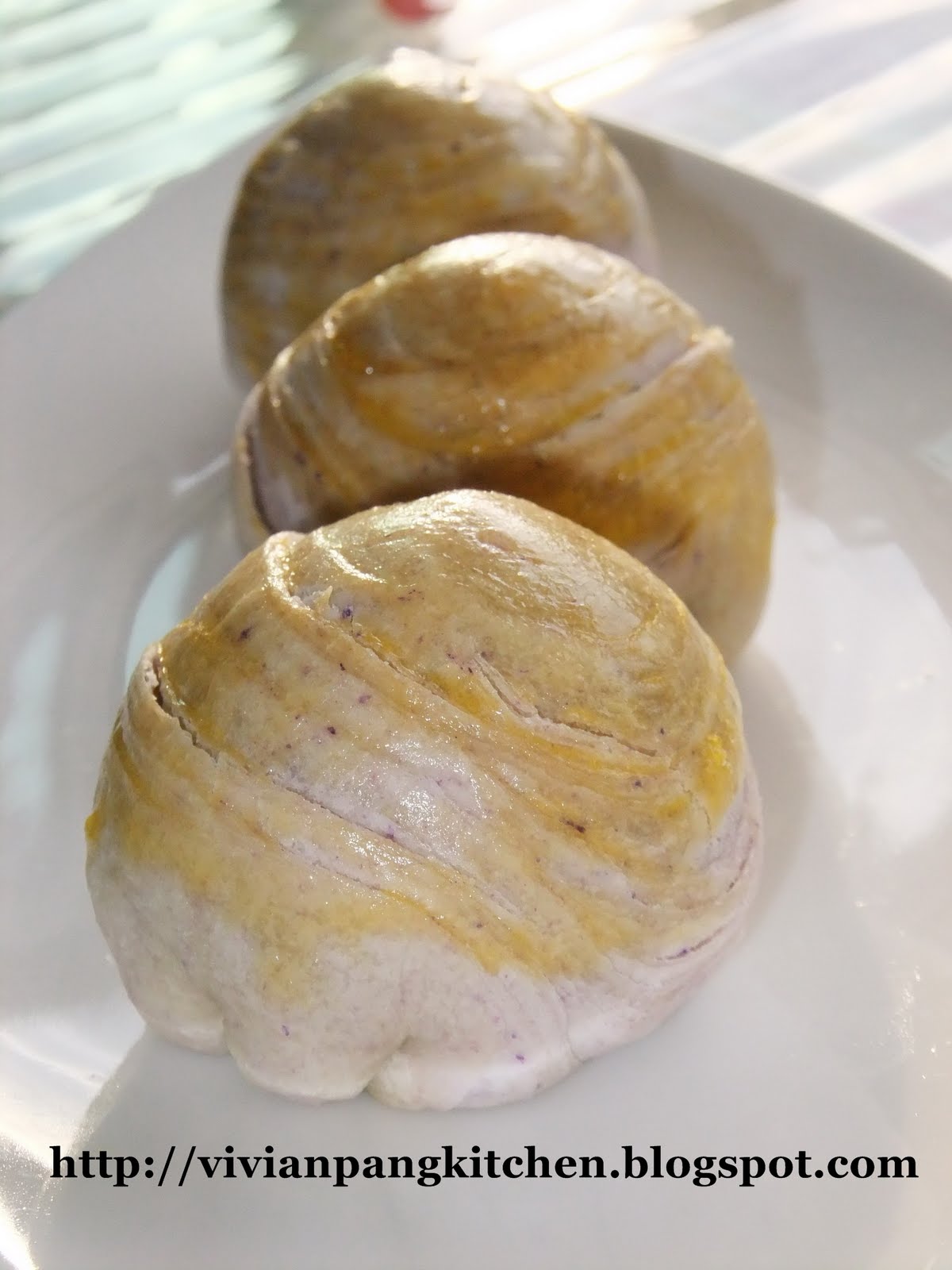 Vivian Pang Kitchen: Thousand Layers Mini Yam Mooncake