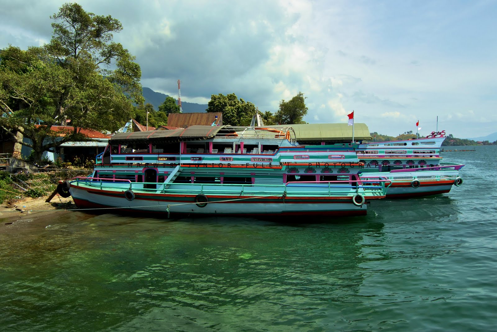 Agra Si Marwis Junior Full Photograph: Kapal Ferry Sebagai Transportasi ...