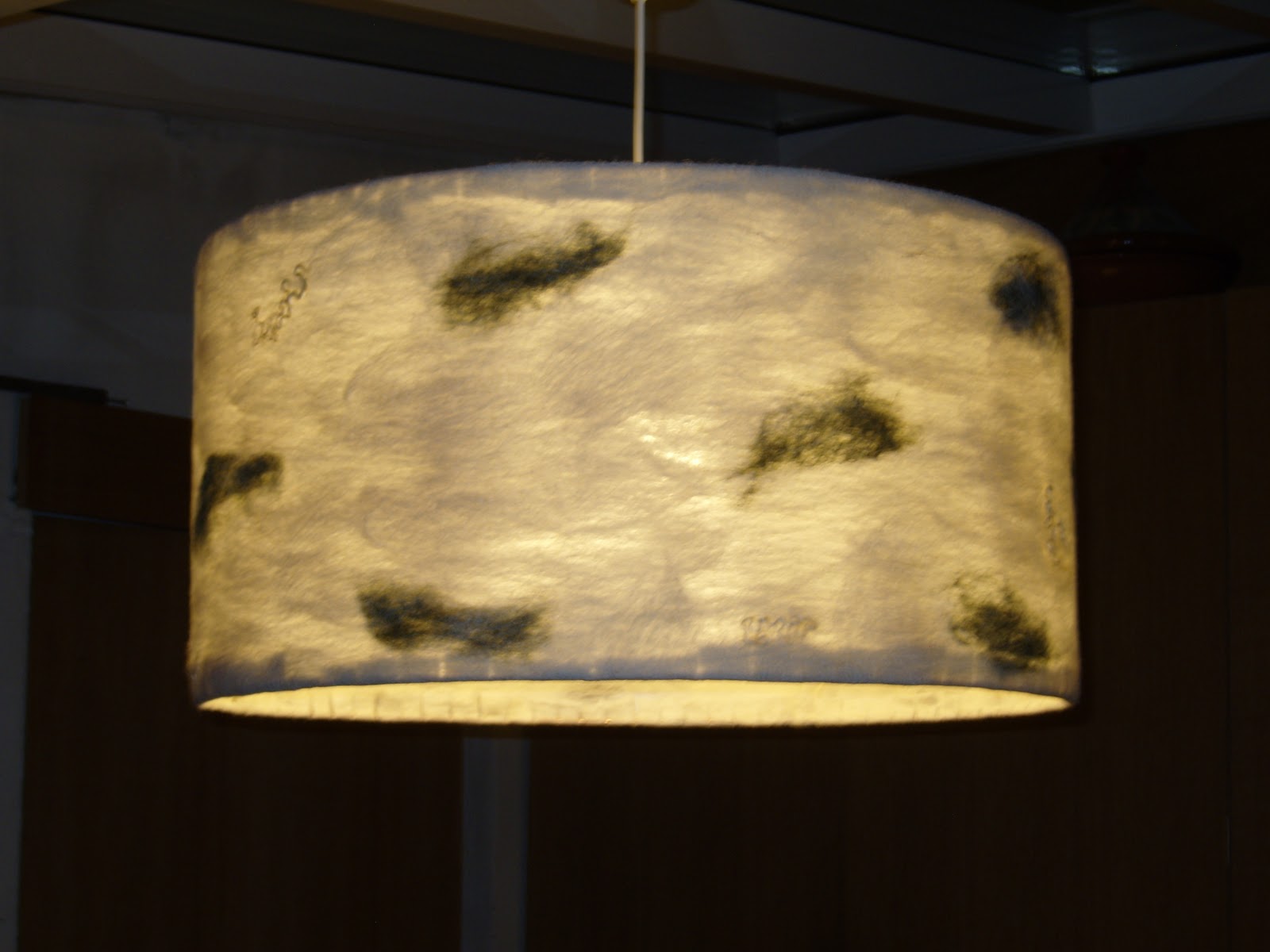 Alive and Smiling: DIY : felted lamp