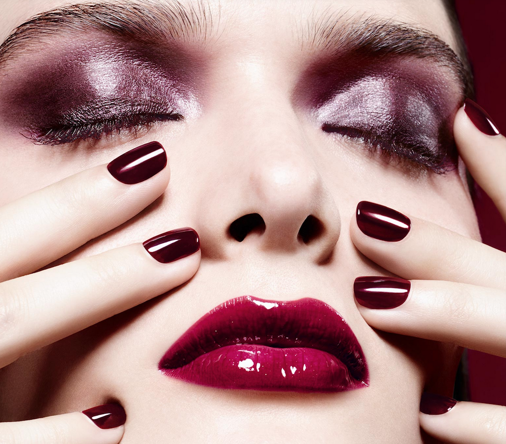La fabuleuse histoire du vernis Rouge Noir Chanel - BEAUTYLICIEUSE