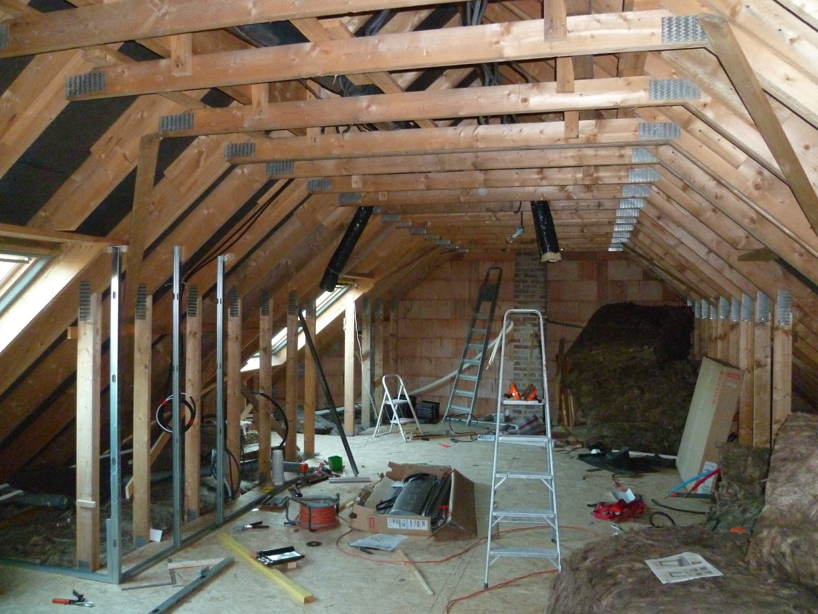 Notre maison à ESTAIRES: Pose des Velux + Isolation + Membrane ...