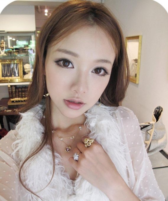 The Iskandaloso Group The Cutest And Sexiest Asians Huang Yi Lin