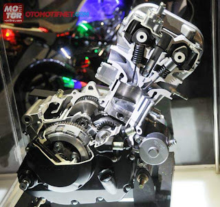 mechanic 79: Perbedaan Mesin CB 150 R dan CBR 150 R