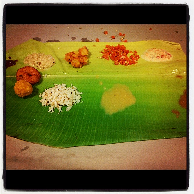 Flavours and Aromas: Saraswati puja, chandi homam and ilai sapaadu