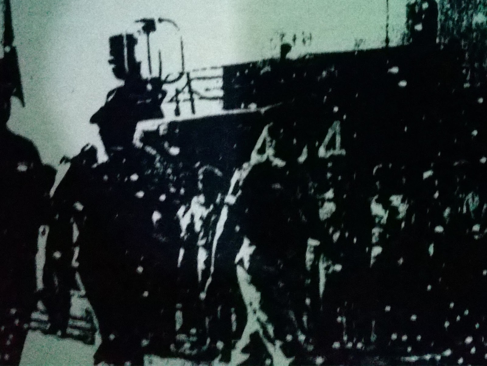 WEAPONS TECHNOLOGY: KISAH-KISAH KAPAL SELAM TNI AL : 50 TAHUN HIU KENCANA