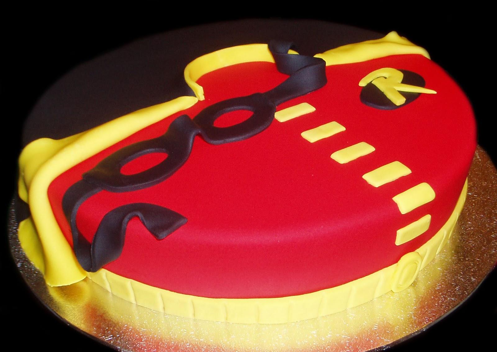 Nada's cakes: Robin Birthday Cake - by Nada's Cakes Canberra