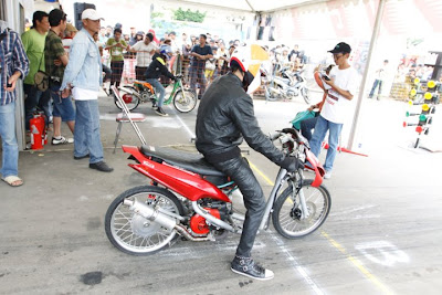 Balap Motor Drag Bikes Matic di Indonesia: Foto Motor Balap Drag Bekasi ...
