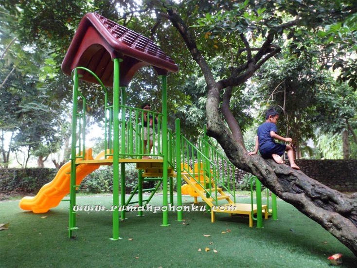 Playground Outdoor Besi: MAIN DAN BELAJAR DI SEKOLAH ALAM