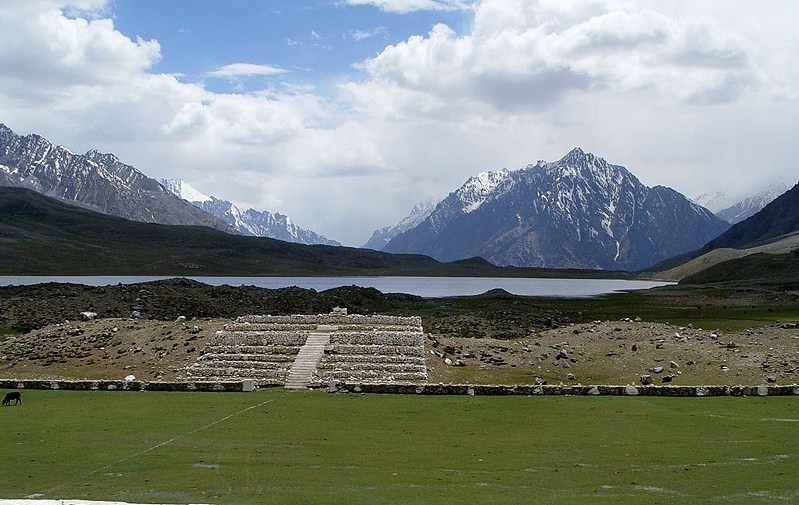Paisley Curtain: Polo at 12,000ft
