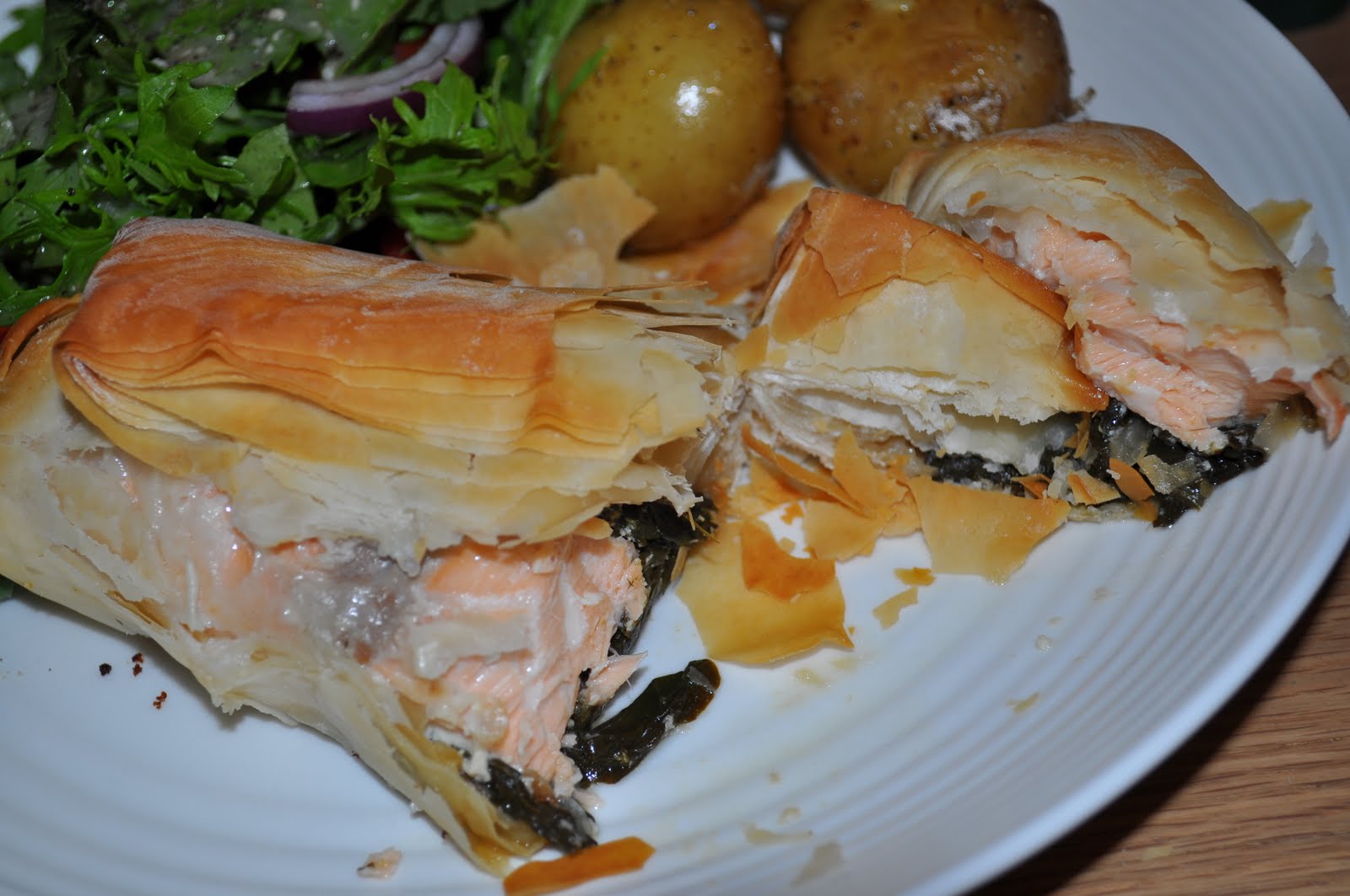 Busy Eating: Salmon and Spinach Stuffed Filo Parcels