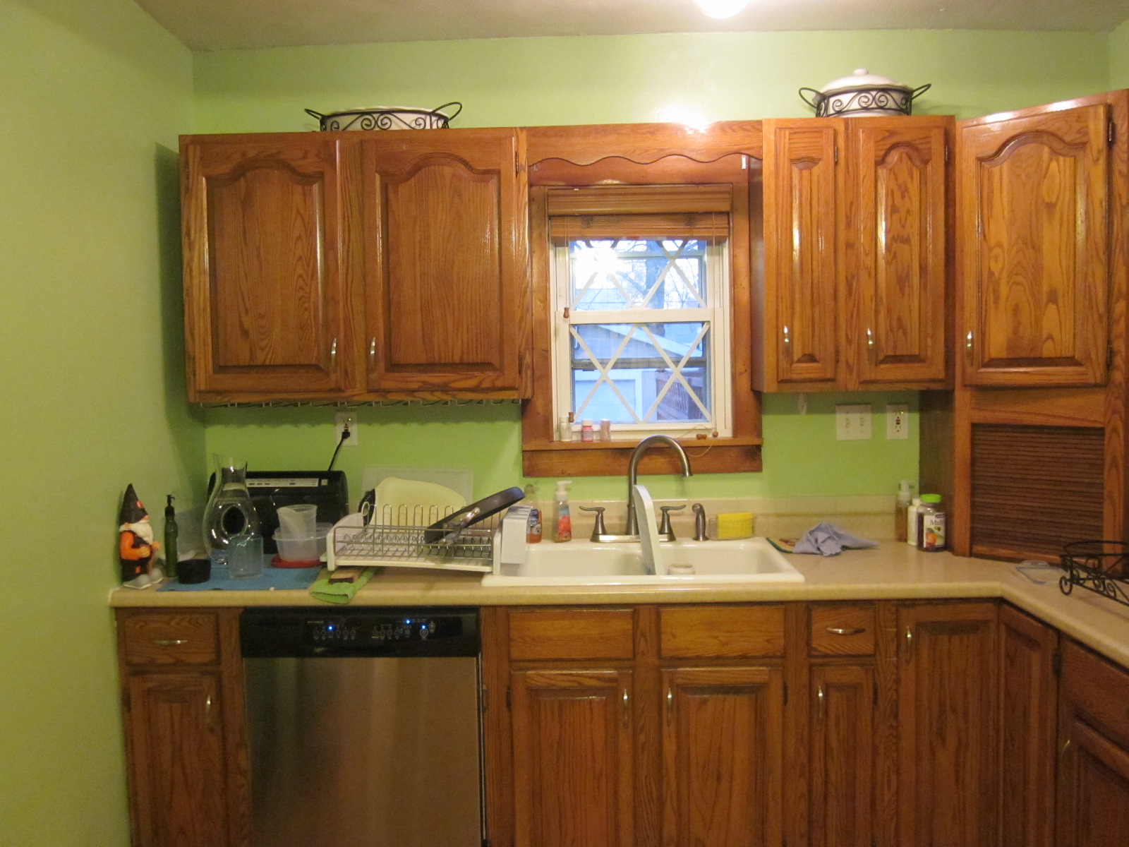 The Whites: Guest Post: From Ugly Kitchen to Zen Garden