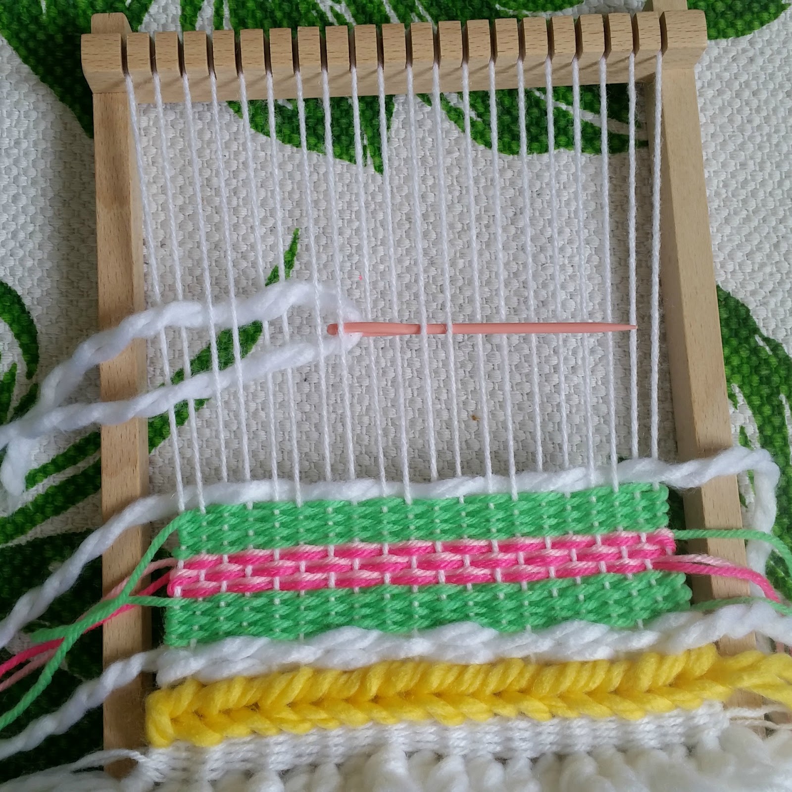 cupcake cutie: How to weave: Free step-by-step tutorial