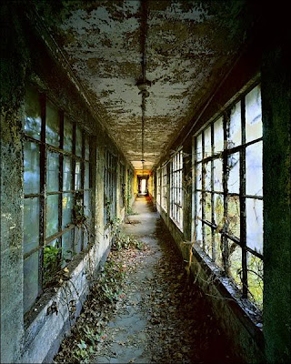 Fascination With Fear: OCTOBER 31: THIRTY-ONE SPOOKY PLACES