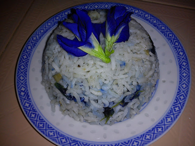 Cooking Pleasure: FRAGRANT BLUE PEA FLOWER RICE