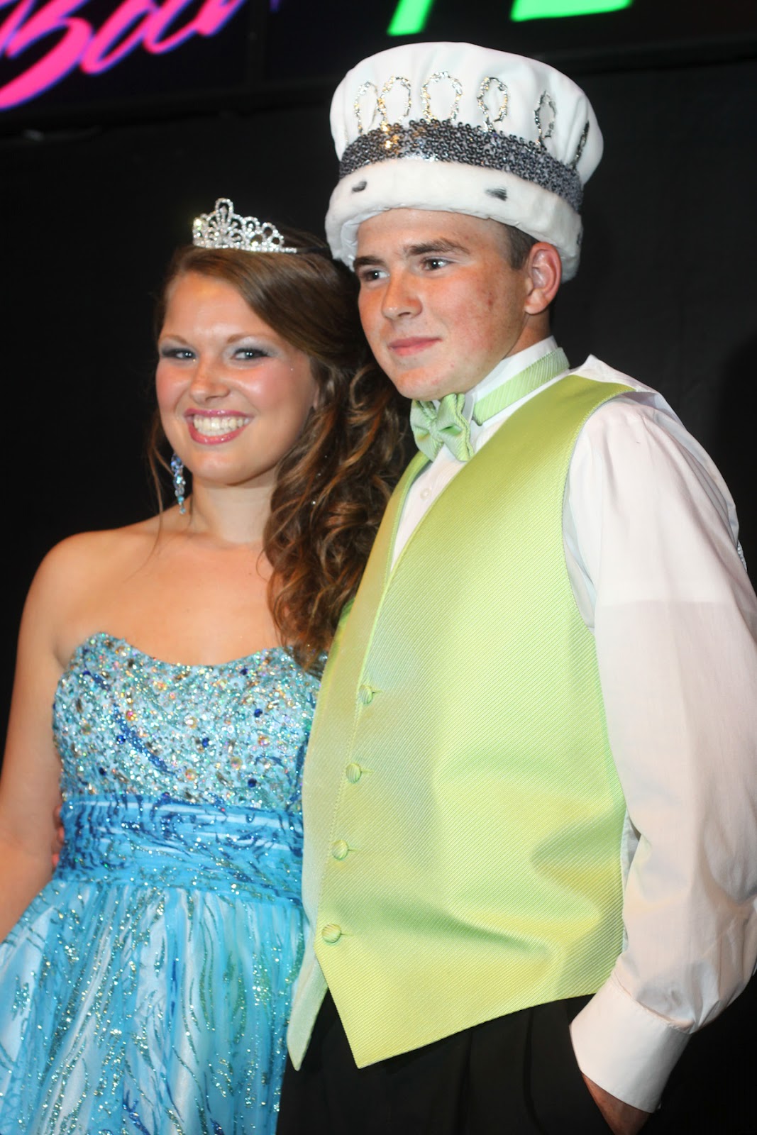 The Blogging Blue Jacket: AHS Prom Night, Done Right, Out of Sight