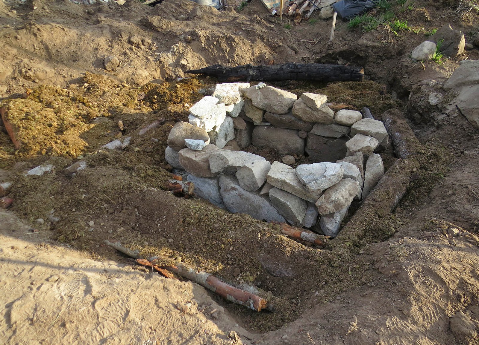 Wood for Food ~ Gardening with the Slow Burn of Rotting Wood ...