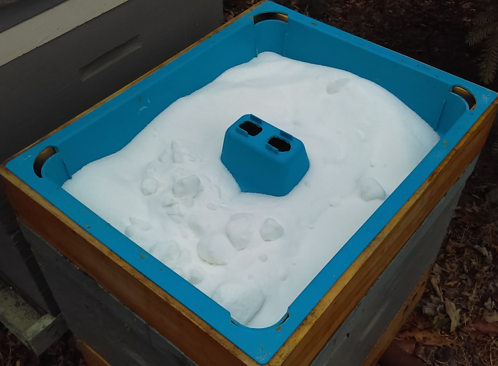 JC's Bee Blog: Feeding Bees All Year With Ceracell's Top Hive Feeder