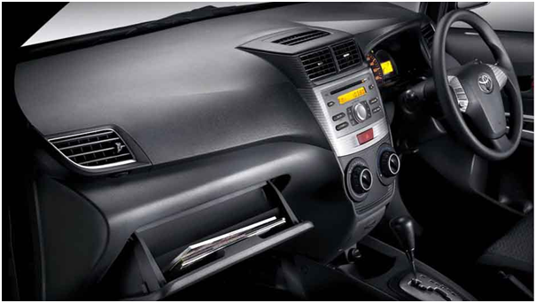 TEKNISI OTOMOTIF: Tips Mudah Membersihkan Dashboard Mobil Yang Kusam