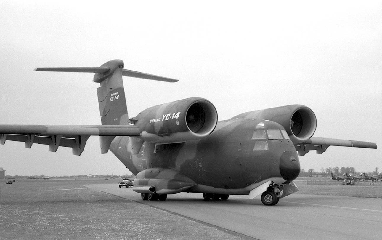 FDRA - Fuerza Aérea: Avión de transporte: Prototipo Boeing YC-14
