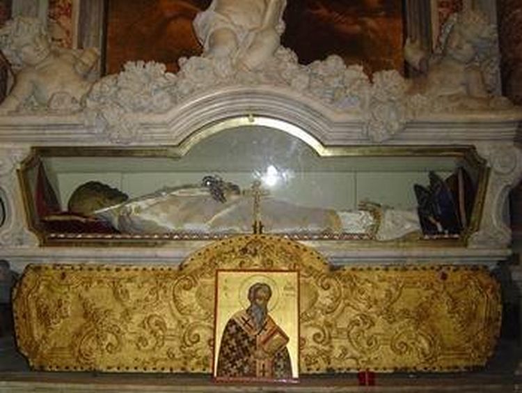 Το άφθαρτο σκήνωμα του Αγίου Ιωάννου του Ελεήμονος (ΦΩΤΟ) - Νέα News