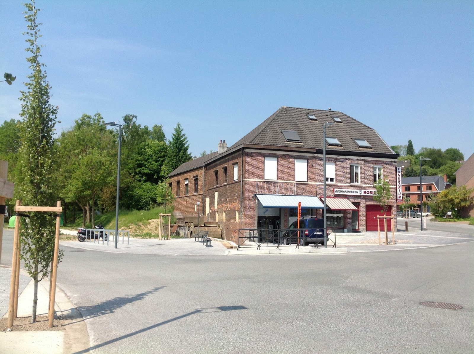 Landschap _ Landscape : Stationsplein _ Overijse