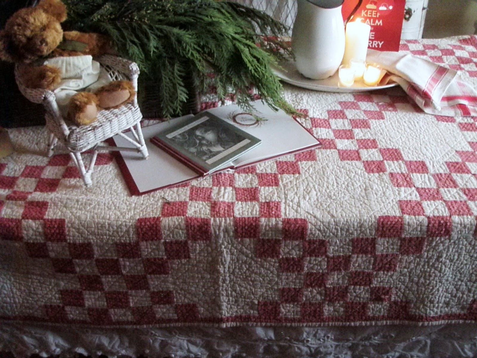 Cabin & Cottage : Red Checked Farmhouse Quilt